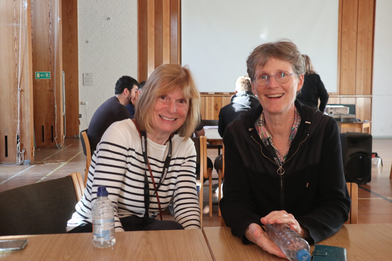 Glade deltagere i danskkursus på Den Internationale Højskole i ...